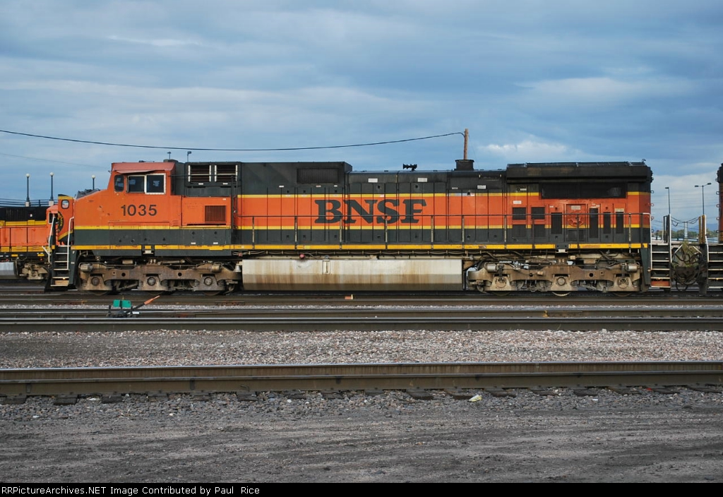 BNSF 1035
